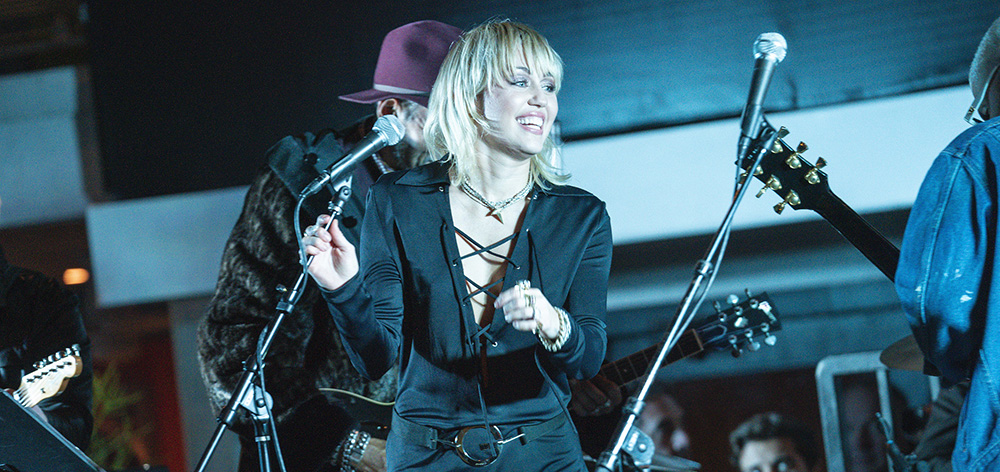 Miley Cyrus, Dennis Quaid, The Struts and Robby Krieger Celebrated The ...