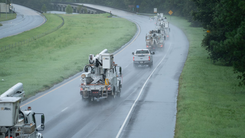 Entergy Crews Assessing Damages, Restoring Power Following Hurricane ... Entergy Crews Assessing Damages, Restoring Power Following Hurricane ...